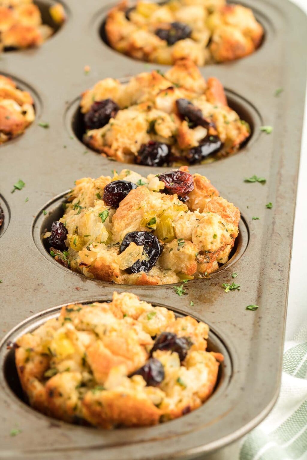 Stuffing Muffins {Thanksgiving "stuffins"}